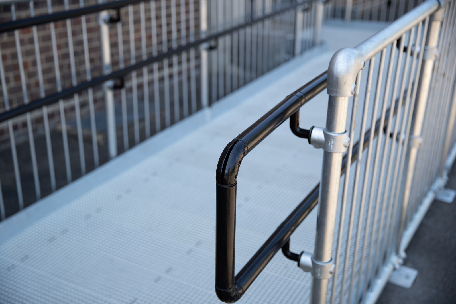 Kee Access® Ramps - DDA Compliant Ramp & Railing System - Kee Safety
